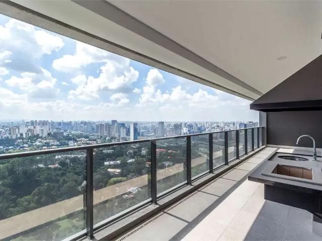 Apartamento para Locação em São Paulo/SP Morumbi 4 Quartos