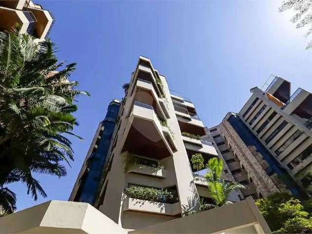 Apartamento para Locação em São Paulo/SP Morumbi 4 Quartos