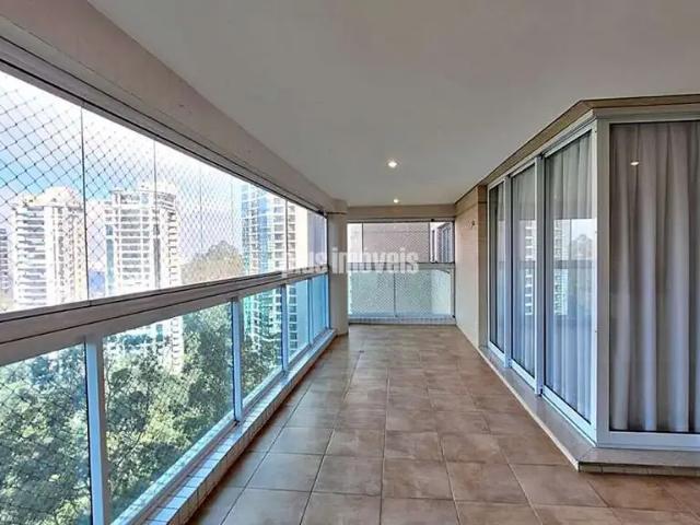 Apartamento para Locação em São Paulo/SP Panamby 4 Quartos