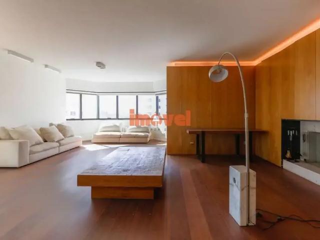 Apartamento para Locação em São Paulo/SP Real Parque 3 Quartos