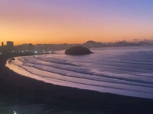 Apartamento para Locação em São Vicente/SP Itararé 4 Quartos