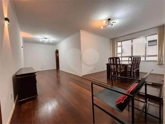 Apartamento para Locação em Santos/SP Embaré 3 Quartos