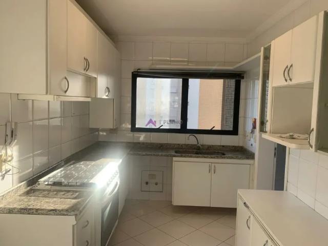 Apartamento para locação na Chácara Klabin, 200 m² com 4 dormitórios e 4 vagas de garagem