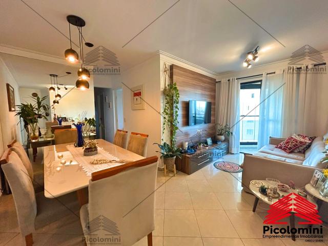 Apartamento para locação na Mooca, 82m², 3 quartos com armários 1 suíte, sala com sacada envidraçada, cozinha com planejados, lavanderia e 2 vagas