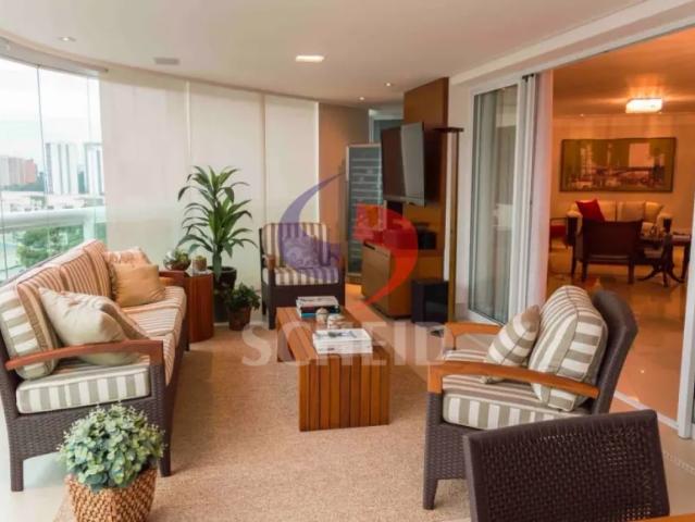 Apartamento para Locação no Jardim Marajoara com 249m², 3 quartos sendo 3 suítes, 4 vagas