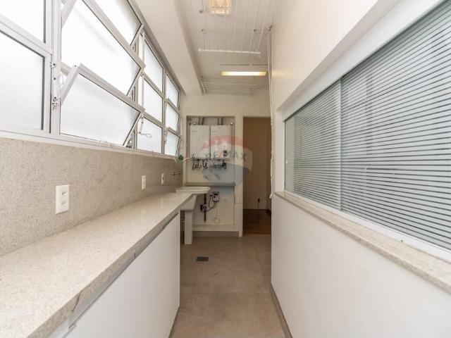 Apartamento para locação nos Jardins com 214 m², 3 dormitórios sendo 1 suíte e 2 vagas por R$ 21.000,00