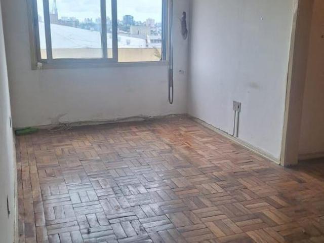 Apartamento para reformar de 2 dormitórios com vista privilegiada