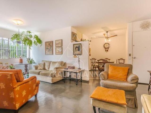 Apartamento para Venda na Vila Madalena com 3 Dormitórios e Suíte, 1 Vaga,104m²A.Ú