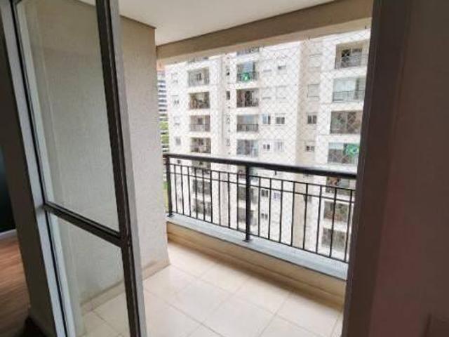 Apartamento para venda no Morumbi, com 64m², 2 quartos, suíte, varanda