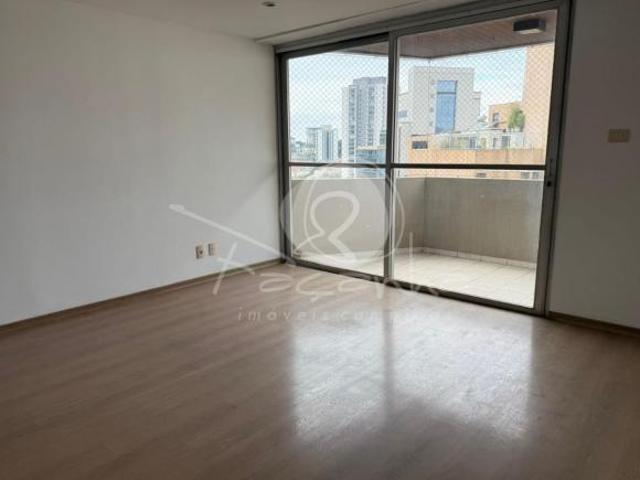 Apartamento para venda no Cambuí em Campinas Próximo ao Viaduto Laurão. Andar alto.140m²