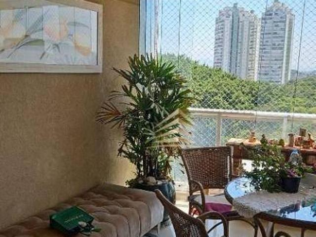 Apartamento para venda no condomínio Place Du Soleil, com 179m²com 4 vagas de garagem, no centro de