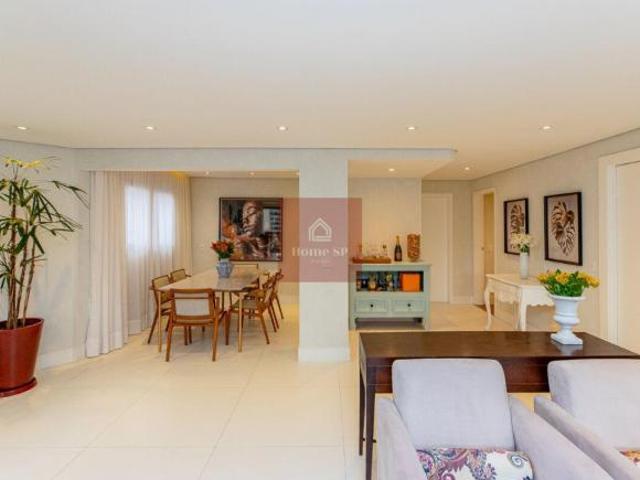 Apartamento para venda no requintado bairro do Itaim Bibi com 4 quartos, 3 suítes, 197 metros