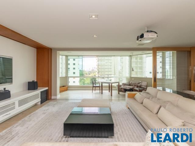 Apartamento para Venda ou Locação em Alto De Pinheiros, São Paulo, SP