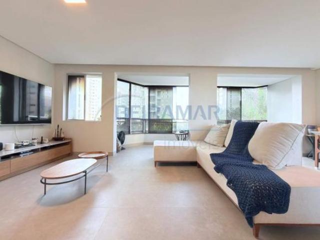 Apartamento para venda com 4 quartos Reformado Quadra 205