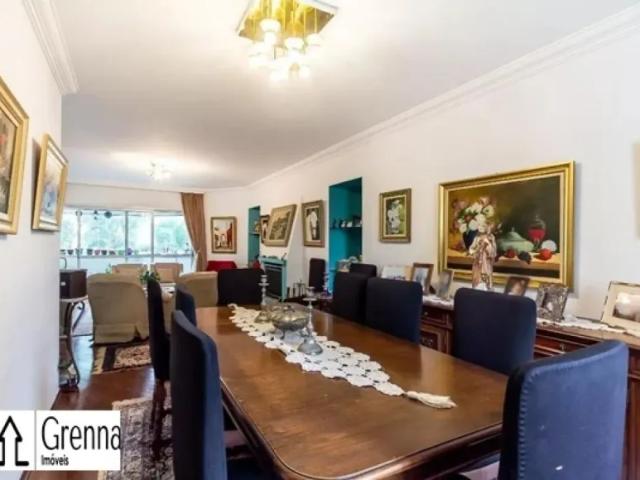 Apartamento para venda com 188m² em Moema SP