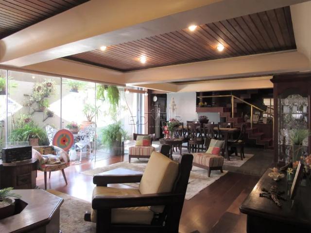 APARTAMENTO para VENDA com 238m² no bairro Campestre com 4 quartos e 2 vagas. Santo André, SP