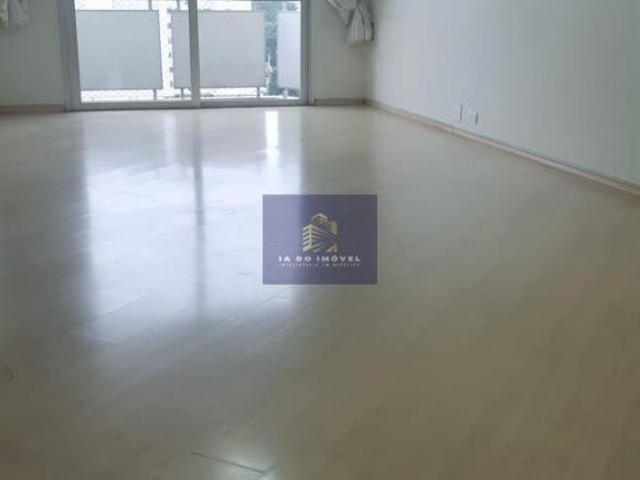 Apartamento para venda com 2 dormitórios 1 Suíte, 2 vagas com sacada e depósito no Campo Belo!