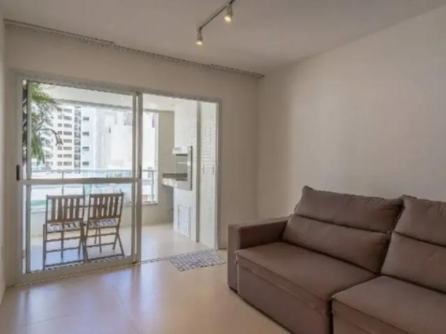 Apartamento para venda com 3 dormitórios na Agronômica