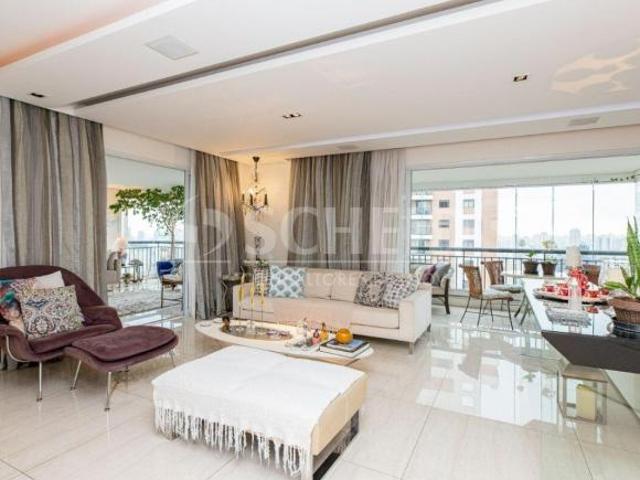 Apartamento para venda com 3 quartos, 216m², 4 vagas
