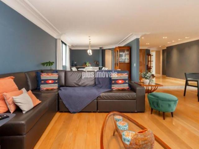 Apartamento para venda com 3 quartos, sendo 3 suítes, 235m²