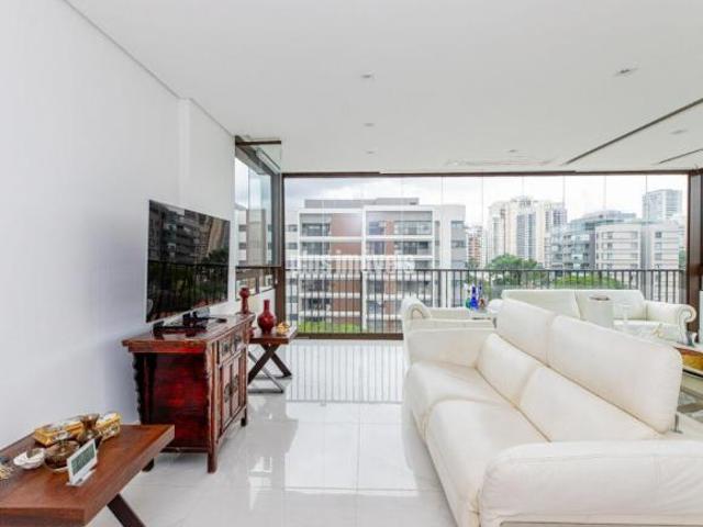 Apartamento para venda com 3 quartos, sendo 2 suítes, 153m²