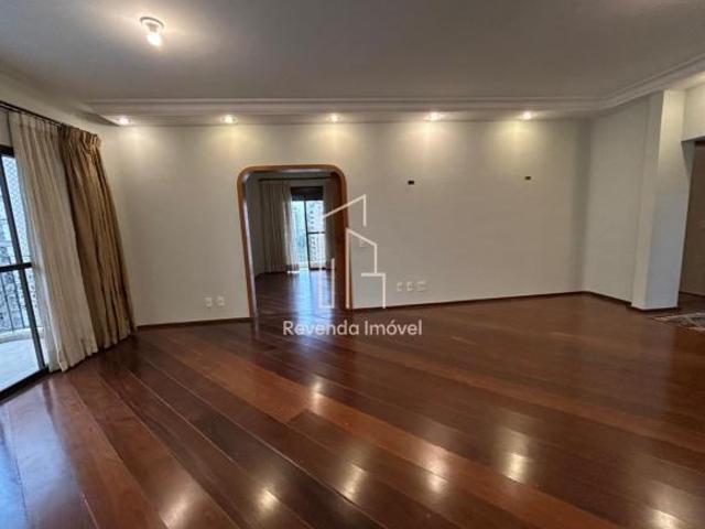 Apartamento para venda de 157 metros em Moema