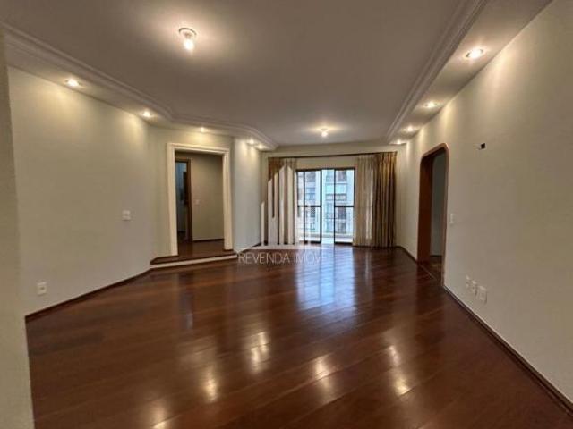 Apartamento para venda de 157 metros em Moema