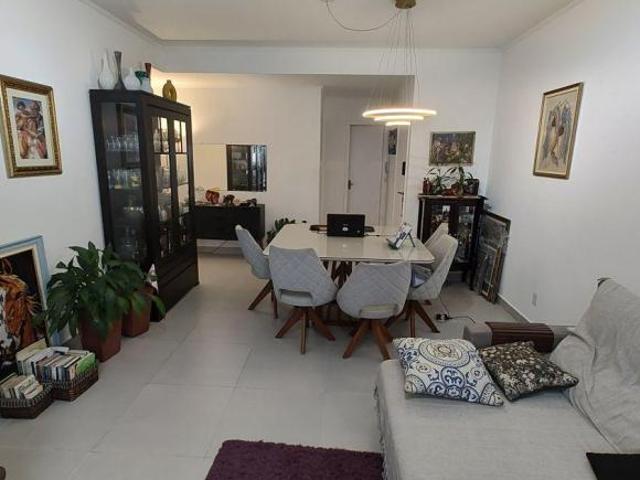 Apartamento para venda de 2 quartos de 124m² na quadra da praia com garagem Ponta da praia Santos SP