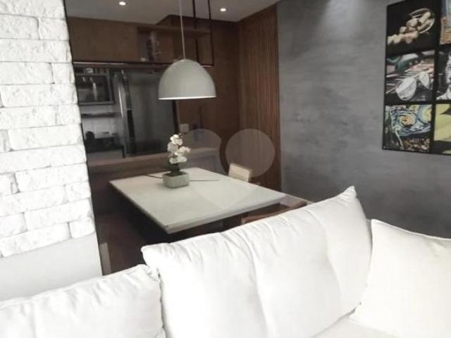 Apartamento para venda de 60 m2 com 2 quartos e 2 vagas em Santana SP