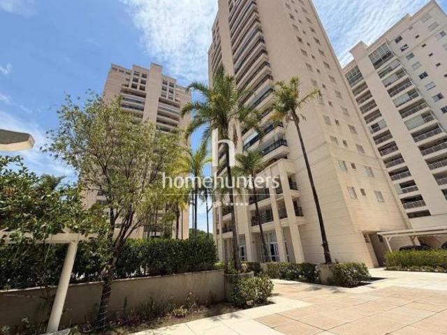 Apartamento para venda e aluguel em Vila Brandina de 254.00m² com 4 Quartos, 4 Suites e 4 Garagens