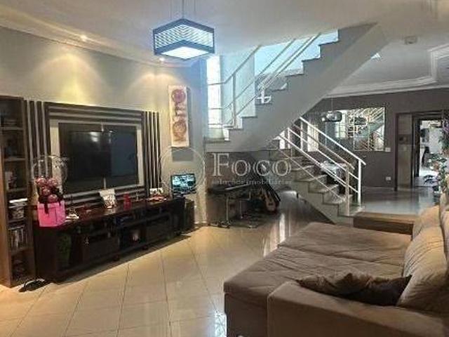 Apartamento para venda e aluguel em Vila Galvão de 200.00m² com 3 Quartos, 3 Suites e 4 Garagens