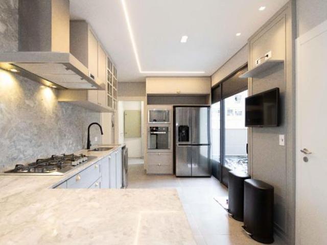 Apartamento para venda e aluguel em Juvevê de 390.00m² com 3 Quartos, 3 Suites e 4 Garagens