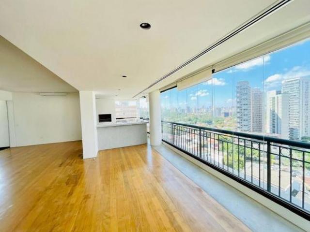 Apartamento para venda e aluguel em Sumaré de 215.00m² com 3 Quartos, 1 Suite e 4 Garagens