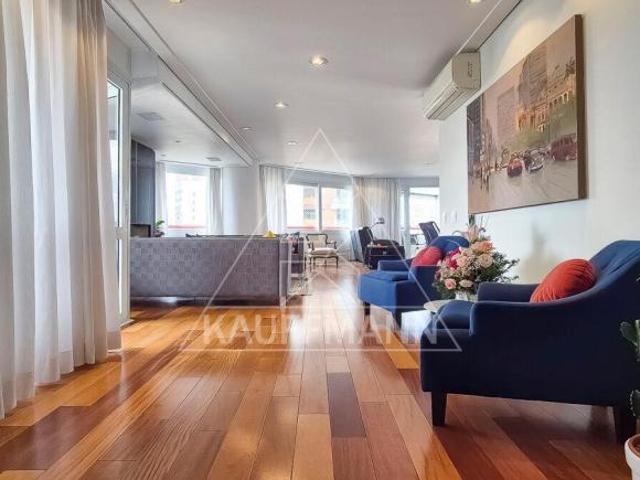 Apartamento para Venda e Locação no Morumbi Vila Andrade 4 Suítes, 5 vagas, 210m² de área útil