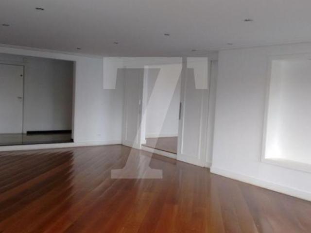 Apartamento para venda e locação no Alto da Boa Vista