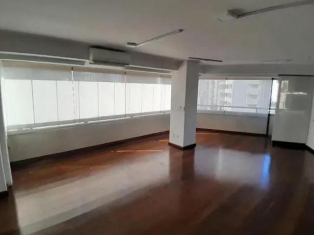 Apartamento para venda e locação no Condomínio Marbella, na Aclimação, em São Paulo SP