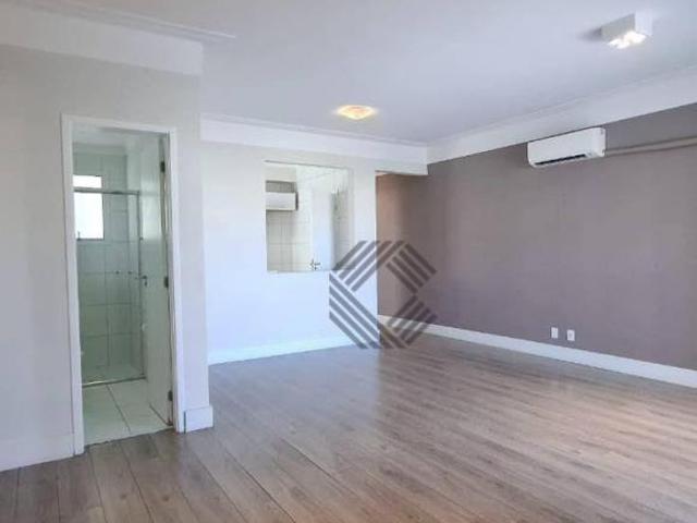 Apartamento para venda e locação com 2 dormitórios, sendo 1 suíte, com varanda e ar condicionado na