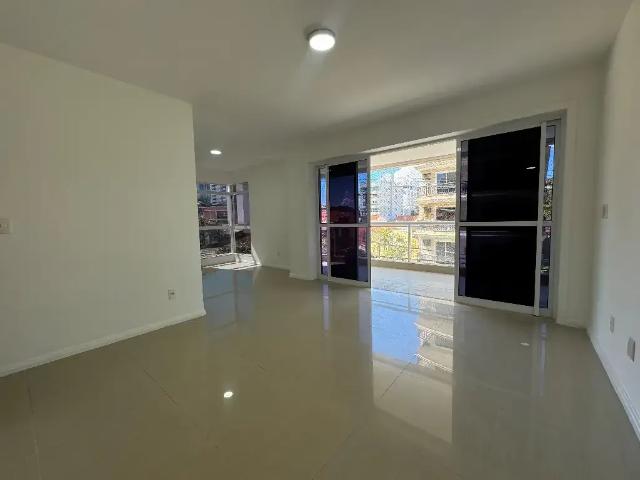 Apartamento para Venda em Macaé/RJ Cavaleiros 4 Quartos