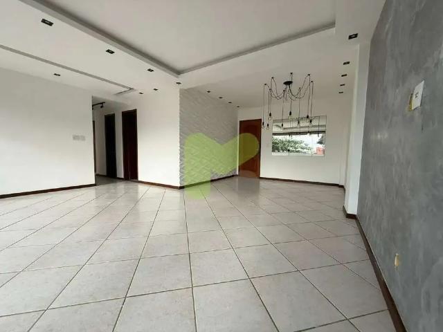 Apartamento para Venda em Macaé/RJ Cavaleiros 3 Quartos