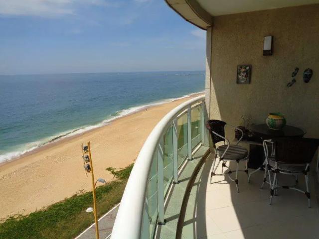 Apartamento para Venda em Macaé/RJ Praia Campista 3 Quartos