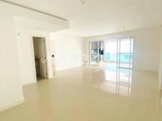 Apartamento para Venda em Marília, Condomínio Edifício Belvedere, 3 dormitórios, 3 suítes, 4 banheir