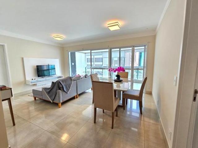 Apartamento para Venda em Marília, Condomínio Edifício Marselha, 3 dormitórios, 3 suítes, 4 banheiro