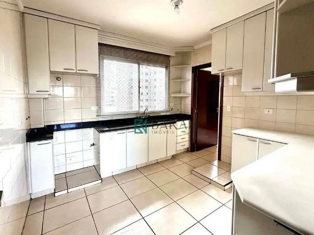 Apartamento para Venda em Maringá/PR Zona 07 3 Quartos