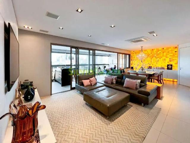 Apartamento para Venda em Maringá/PR Zona 07 3 Quartos