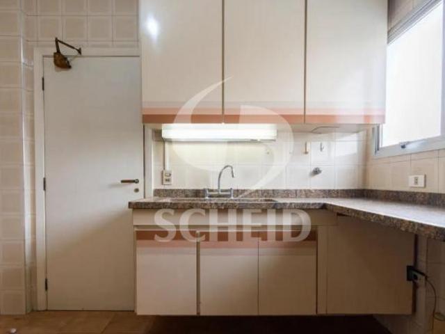 Apartamento para venda em Moema com 4 quartos, sendo 3 suítes, 196m²