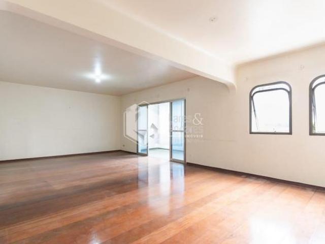 Apartamento para venda em Moema com 4 quartos, sendo 3 suítes, 196m²