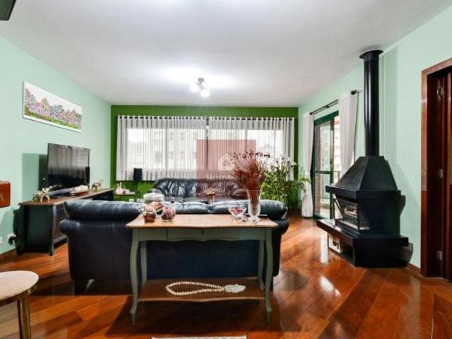 Apartamento para venda em Moema com 4 quartos, sendo 3 suítes, 222m²