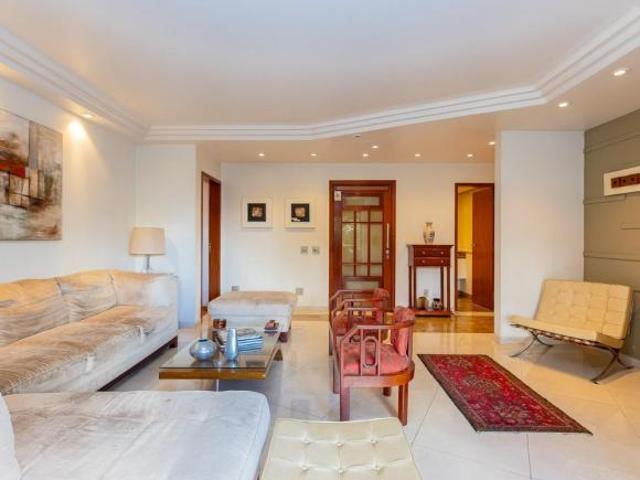 Apartamento para venda em Moema com 4 quartos, sendo 4 suítes, 200m²