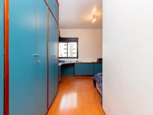 Apartamento para venda em Moema com 4 quartos, sendo 4 suítes, 200m²