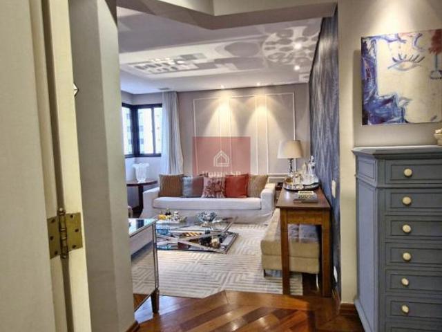 Apartamento para venda em Moema com 4 quartos, sendo 4 suítes, 240m²